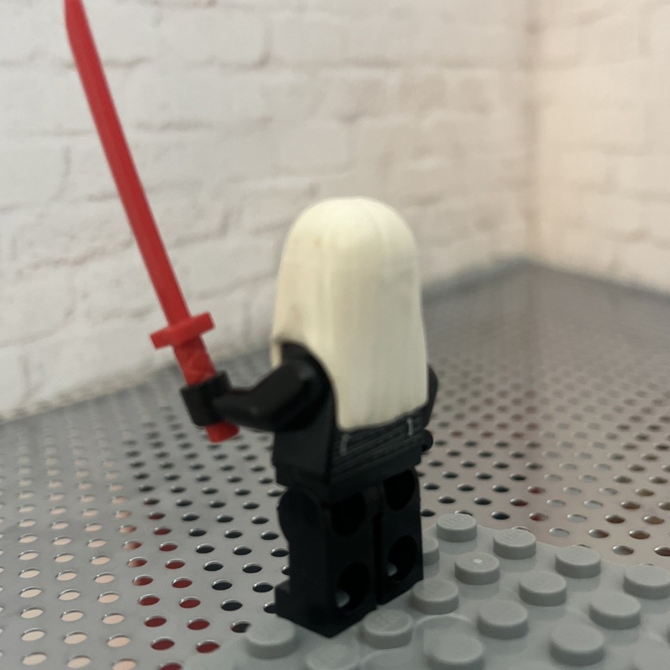 LEGO Ninjago Minifigure Harumi w/ 2 red swords Hunted 70651 njo476 | eBay