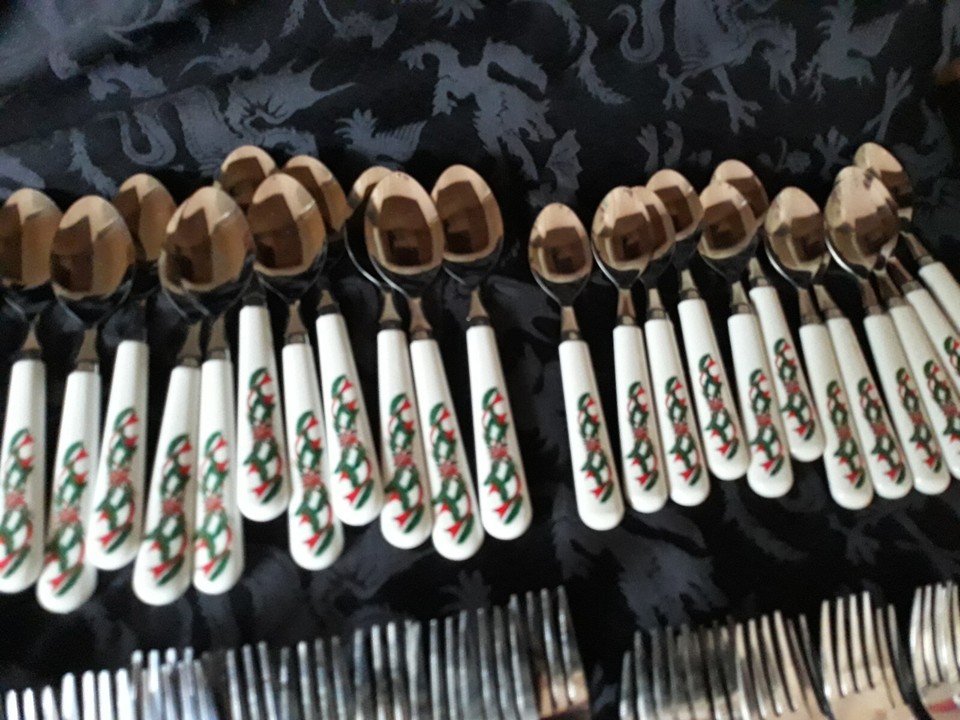 60 Poinsettia & Ribbons by Fine China Silverware Flatware Christmas ...