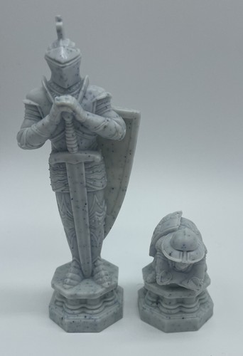 2 HARRY POTTER Wizards Chess Game Replacement Pieces 2002 White King ...