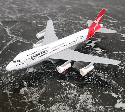 Diecast Qantas Airplane Boeing 747 Jet Friction Toy Australian Spirit ...