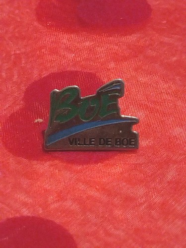 PINS PIN'S LAPEL PIN BADGE COLLECTION VINTAGE VILLE VILLAGE LOGO VILLE ...