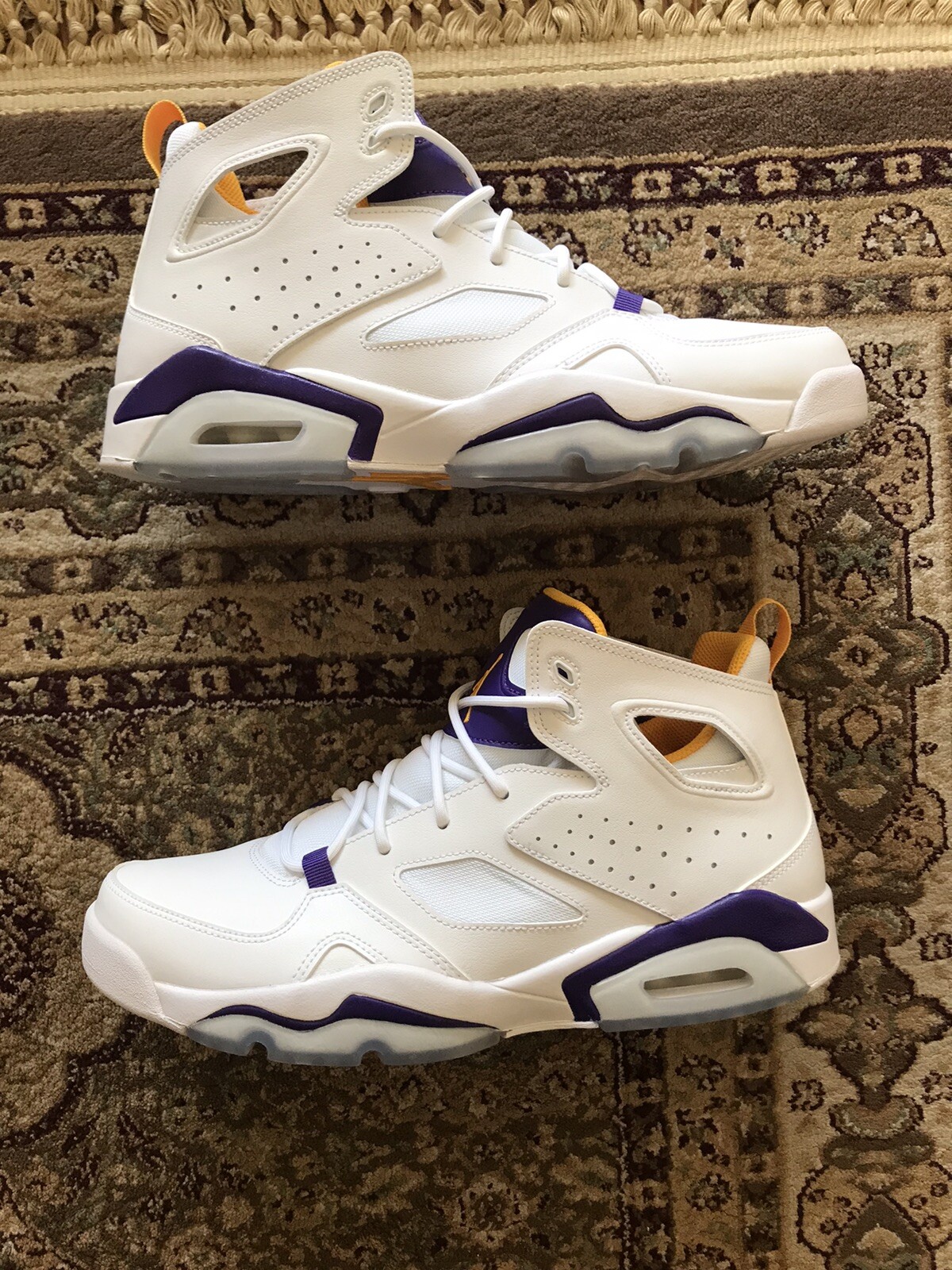 Size 11 - Jordan Flight Club 91 Lakers 2021 W/Box - Gem