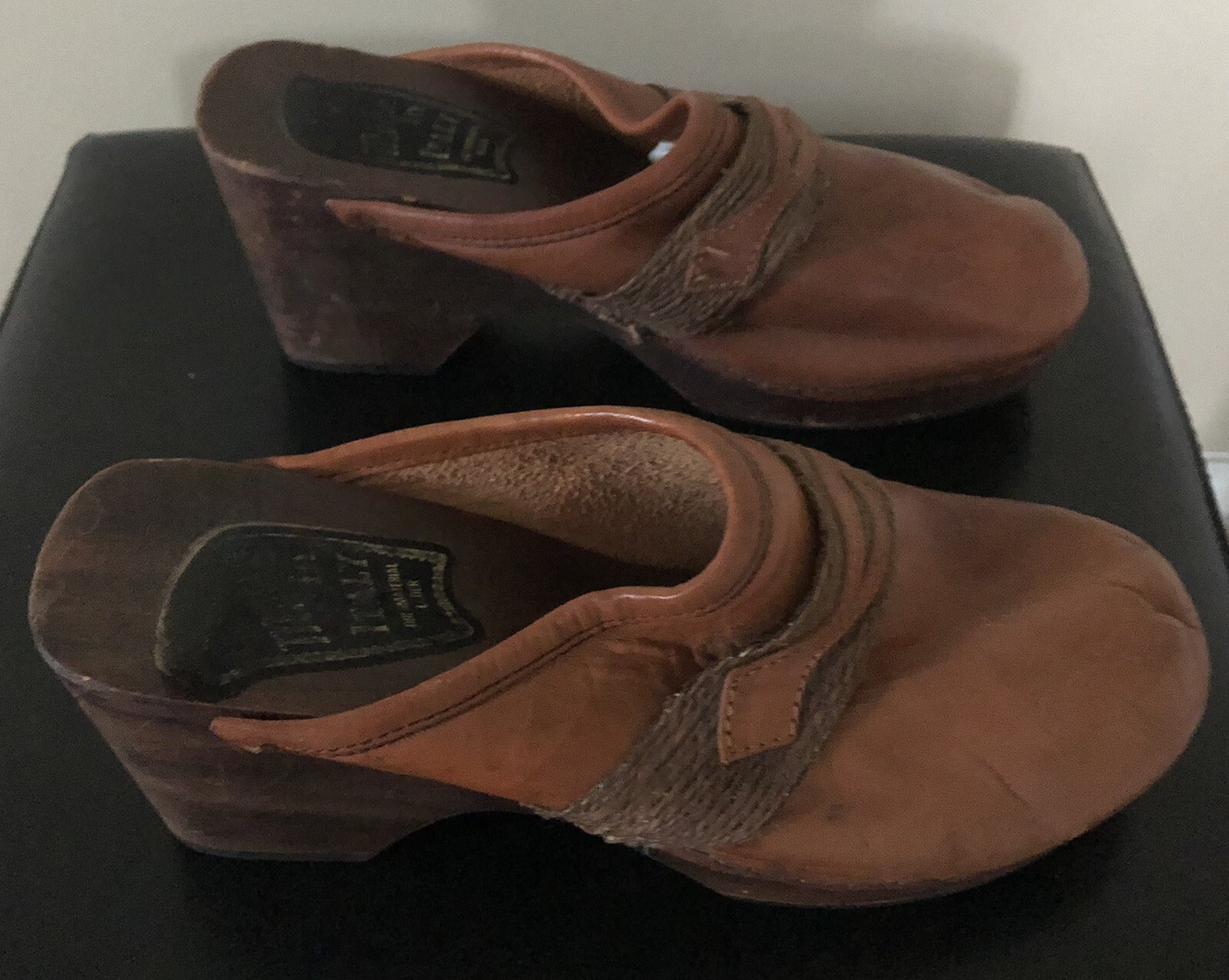 Vintage 1970s Leather Clogs Made in Italy Size 8 Wood… - Gem