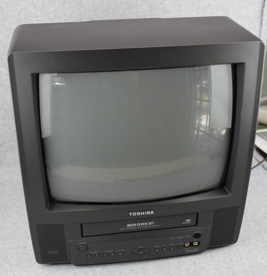 Toshiba MV13K2 13" CRT TV VCR Combo Retro Gaming 2000 Video Tested ...