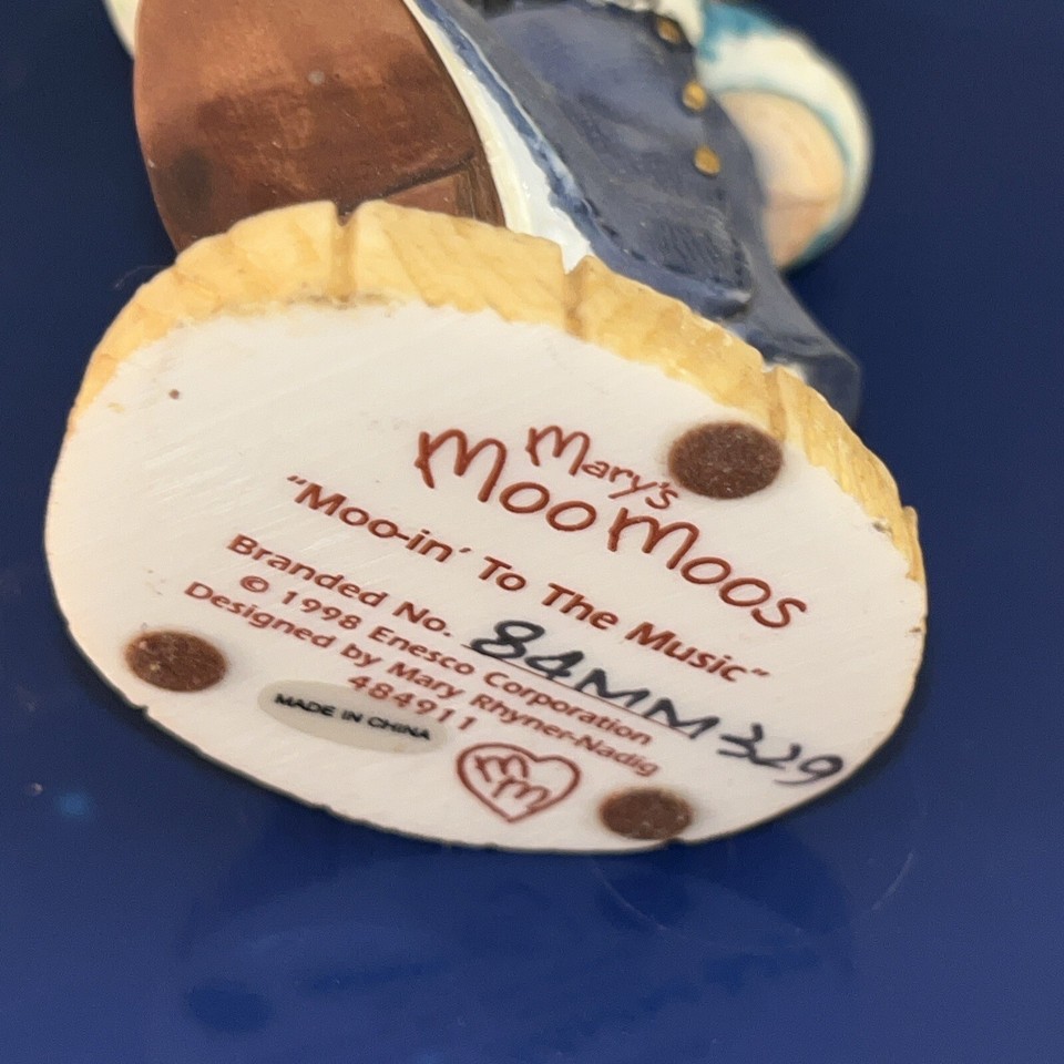 Mary Moo Moos "Moo-in To the Music" 3.25 "Tall Cow Line Dancing Enesco ...