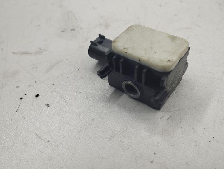 MERCEDES-BENZ M W164 Aufprall-Sensor vorne rechts 0038202826 3.50 ...