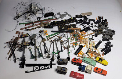 LOT OF VINTAGE HO SCALE MODEL TRAIN RR RAILROAD ACCESSORIES | eBay