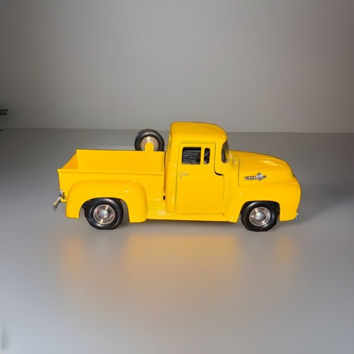 Ford F100 scale1:24 1955/56 Ford F-100 Pick up Yellow Diecast Step side ...