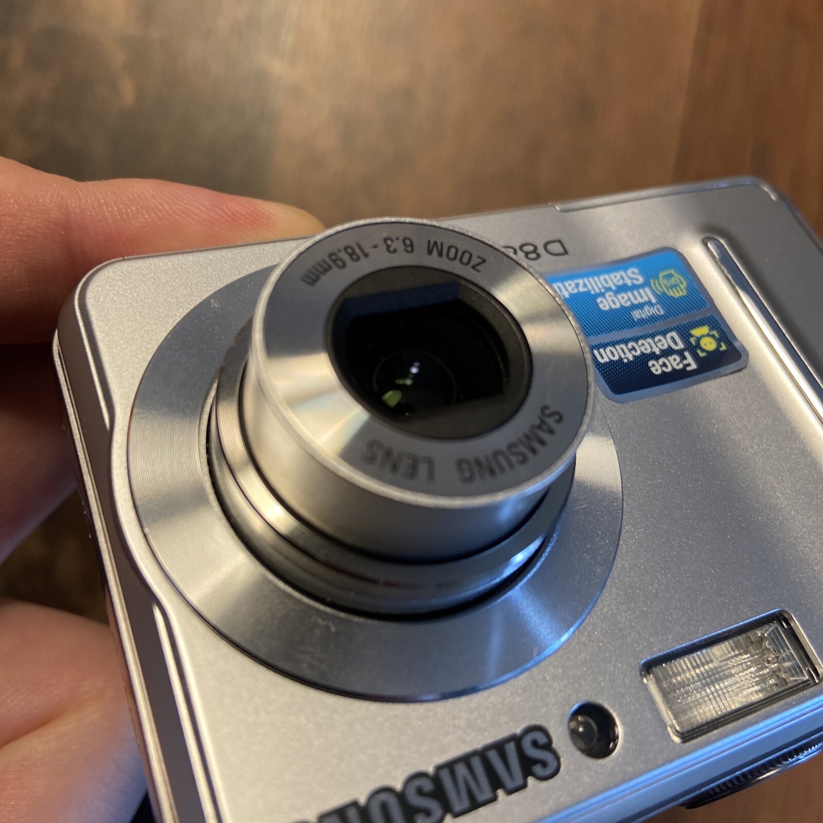 Samsung D860 8.2 MP Megapixel Kompakt Digitalkamera - Silber ...