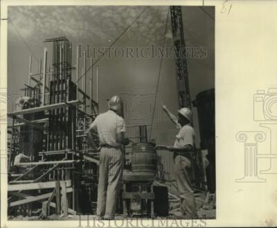 1953 Press Photo Shell Engineers checking progress at Norco Oil ...