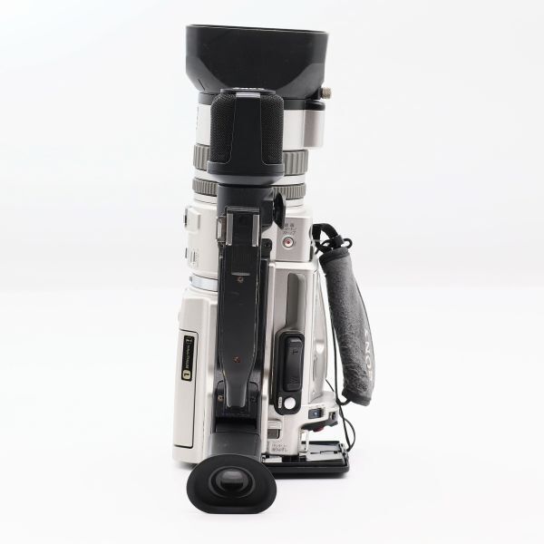 Sony DCR-VX2000 Handycam Camcorder 3 CCD Mini DV Digital Video Camera ...