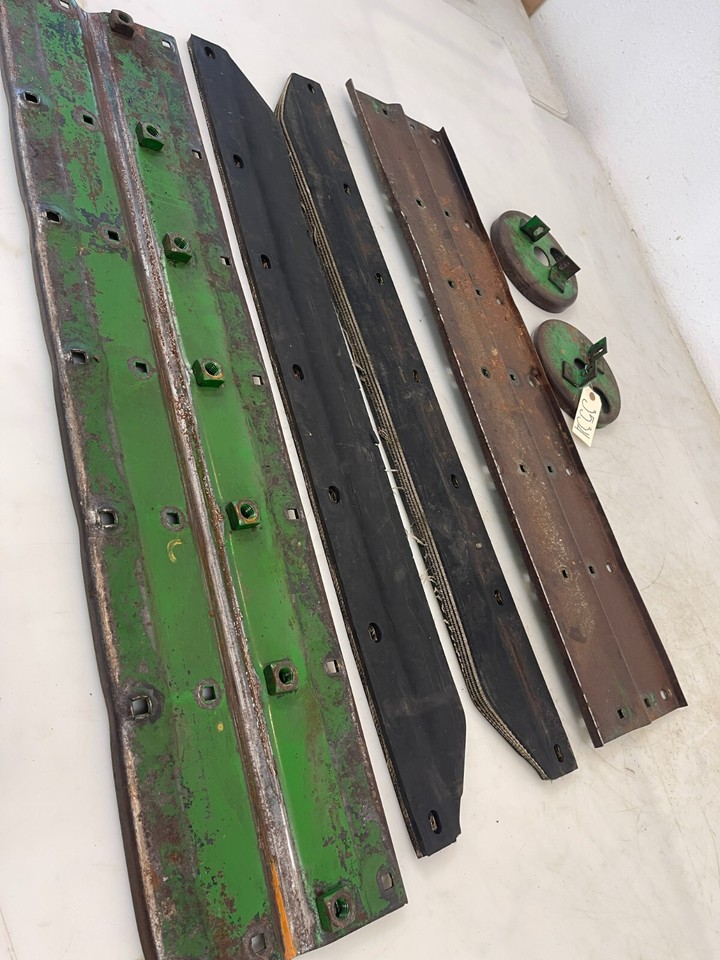 John Deere 6620 Combine Titan II Sidehill Feeder House Flap Brackets | eBay