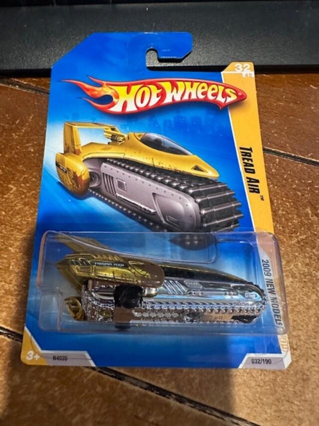 2009 Hot Wheels New Models Tread Air #32 Gold | eBay