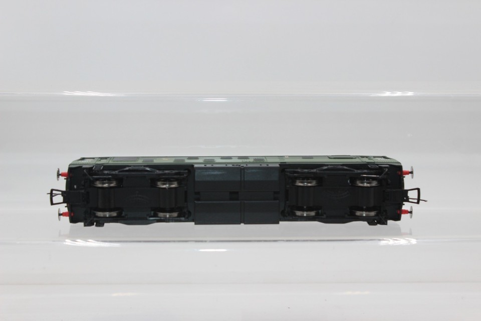 Bachmann 32-427 OO Gauge Class 24 Diesel D5085 BR Two Tone Green D5085 ...