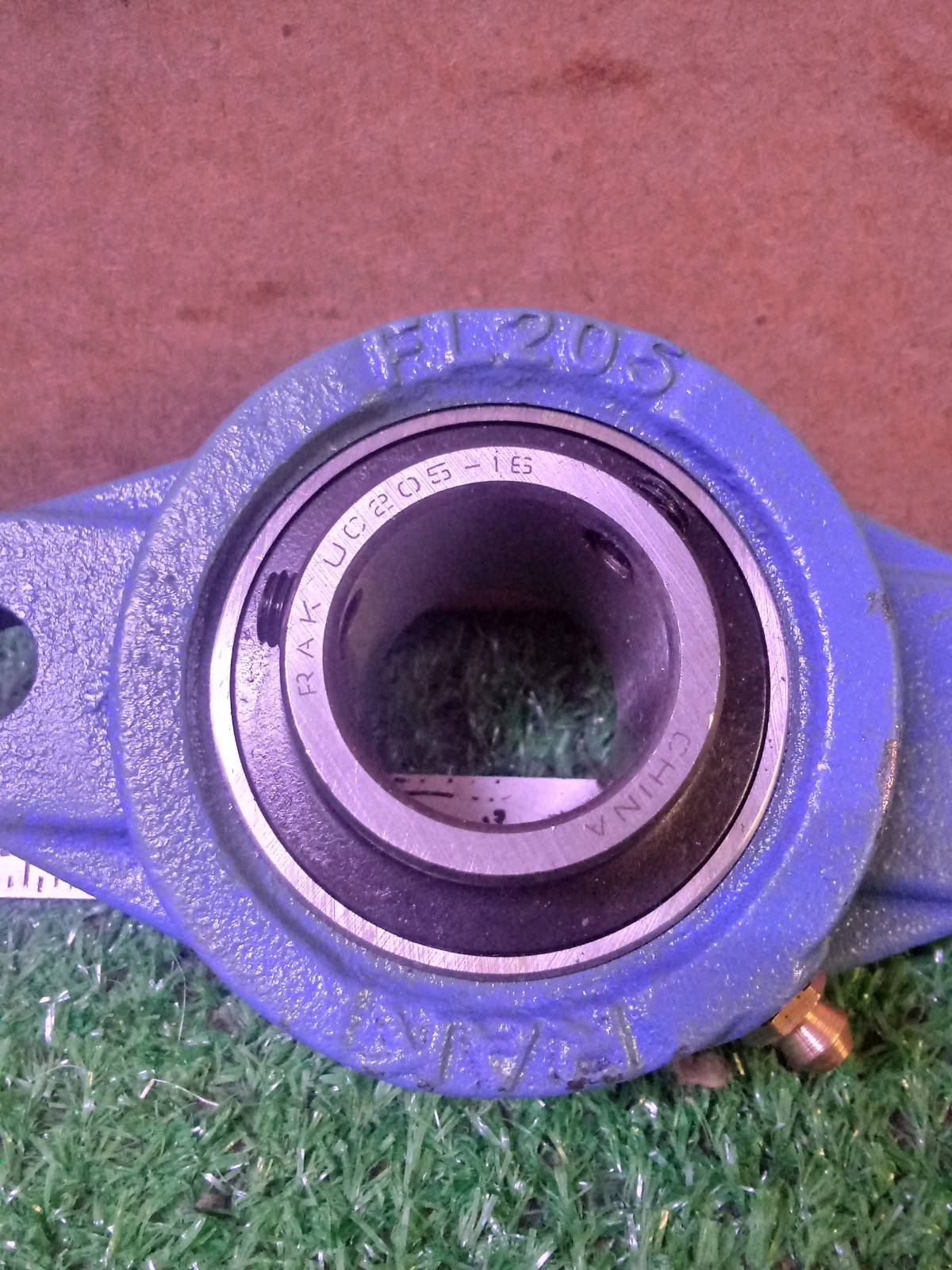 1 NEW RAK FL205 2 BOLT FLANGE W/ UC205-16 INSERT BEARING NNB ***MAKE ...