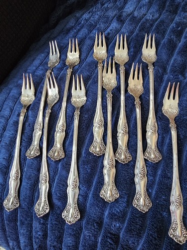 Assorted Silver Plate Serving Spoons, Forks, Teaspoons Wm Rogers, Oneida Holmes | eBay