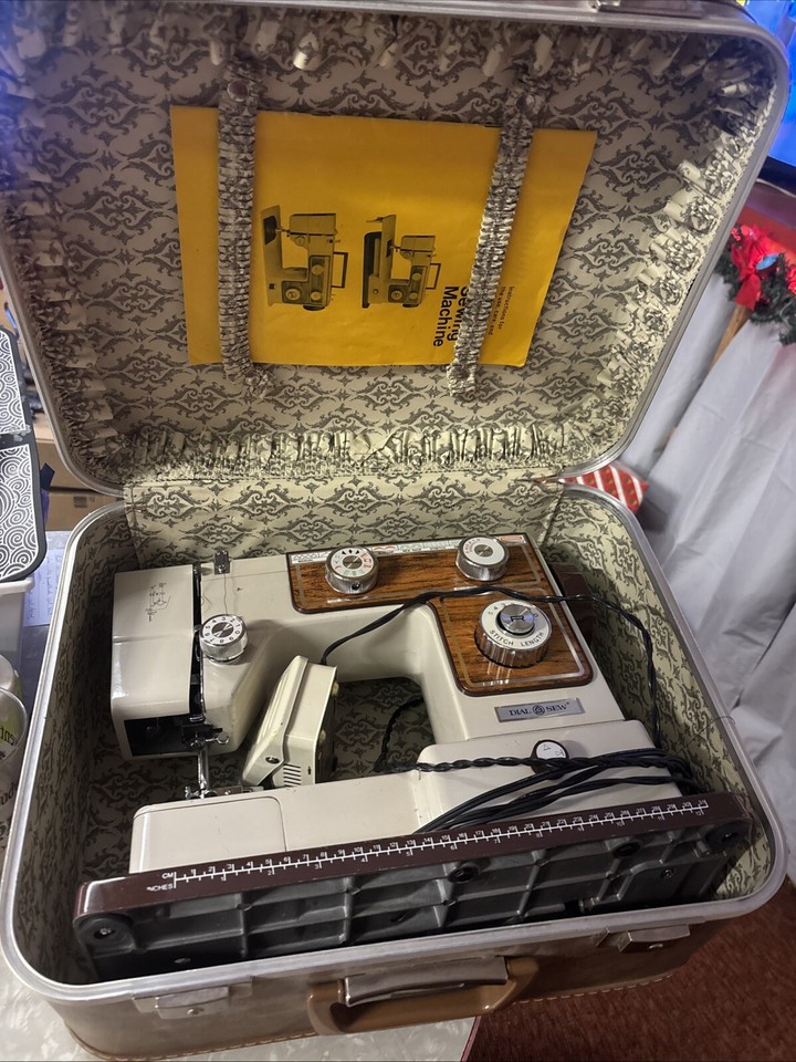 Vintage 1980's Dial & Sew Sewing Machine Model FA 590 Stretch Stitch w ...