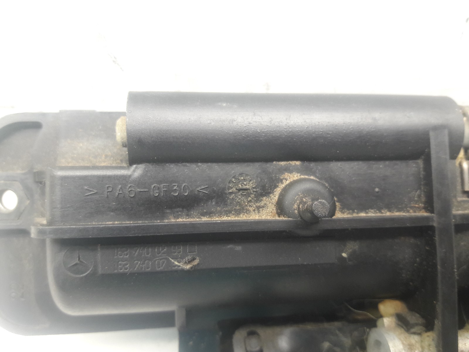 MERCEDES-BENZ ML320 REAR TRUNK LID HANDLE 1998-2003 1637400293 OEM AS25 ...