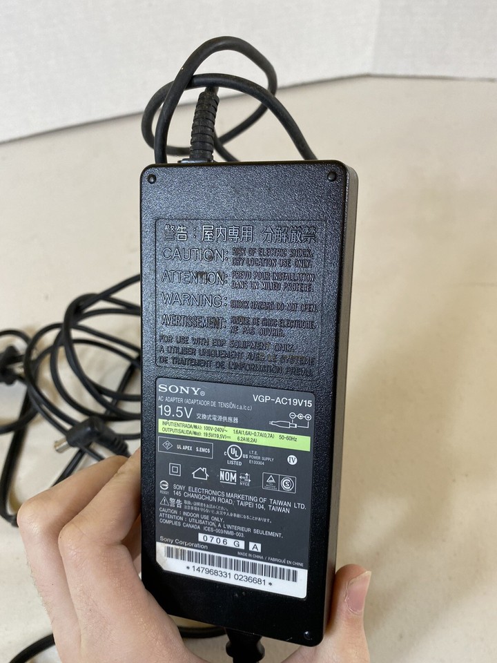 Sony AC adapter VGP-AC19V15 black 19.5v, 21B56 vaio laptop notebook ...