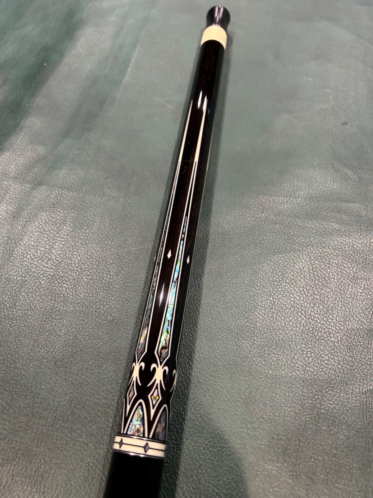 Predator Carom Cue Ebony Ikon 2 with Revo CRM shaft | eBay