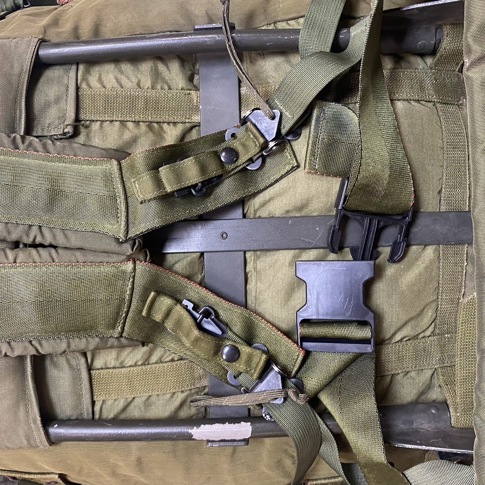 US Army Large Alice Rucksack & Frame —2 , 2qt & 2 , 1qt Canteens with ...