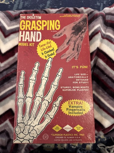 The Skeleton Grasping Hand Model Kit | eBay
