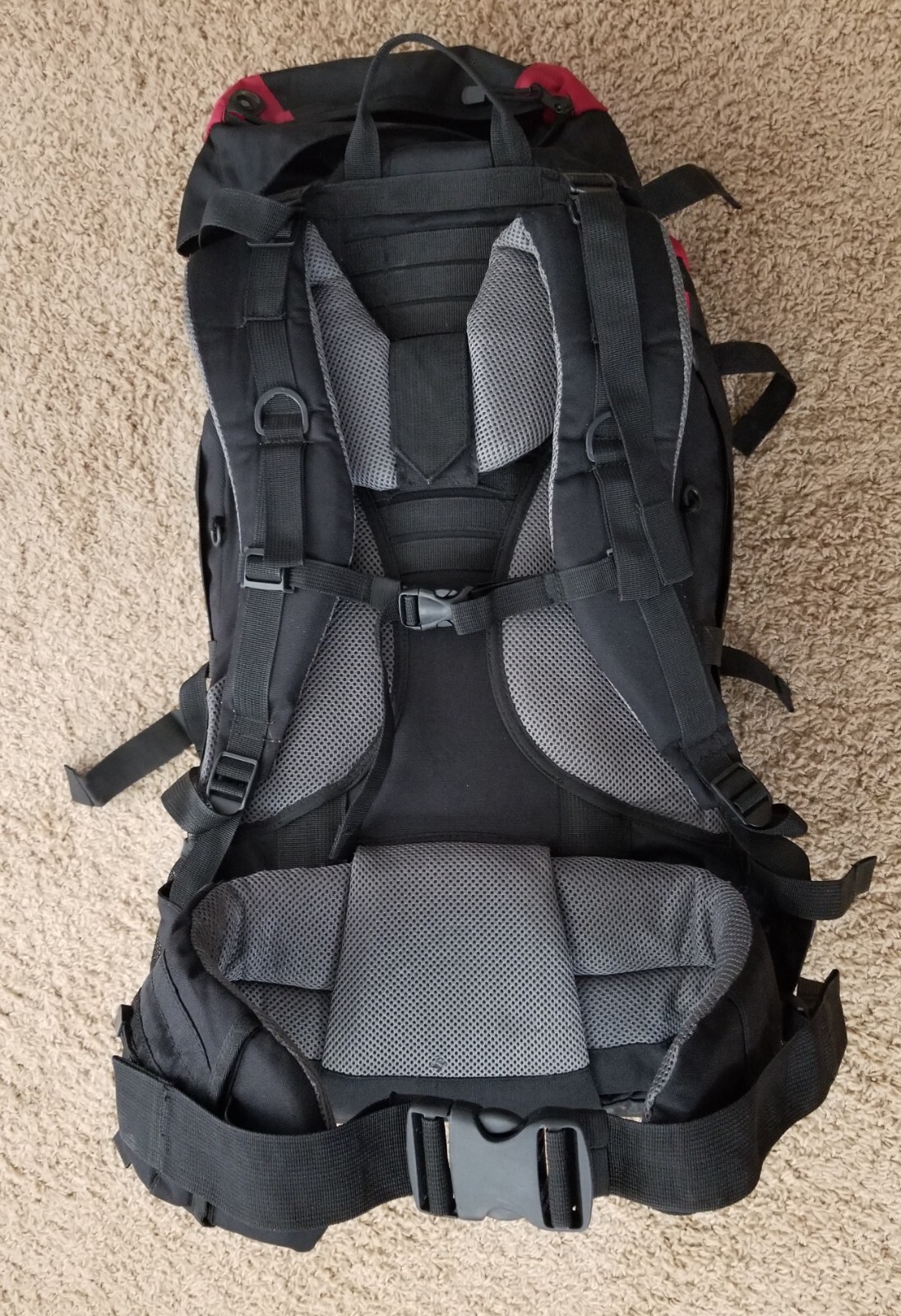 Coleman MAX ELATE 65L - Large Internal Frame Red & Black Hiking ...