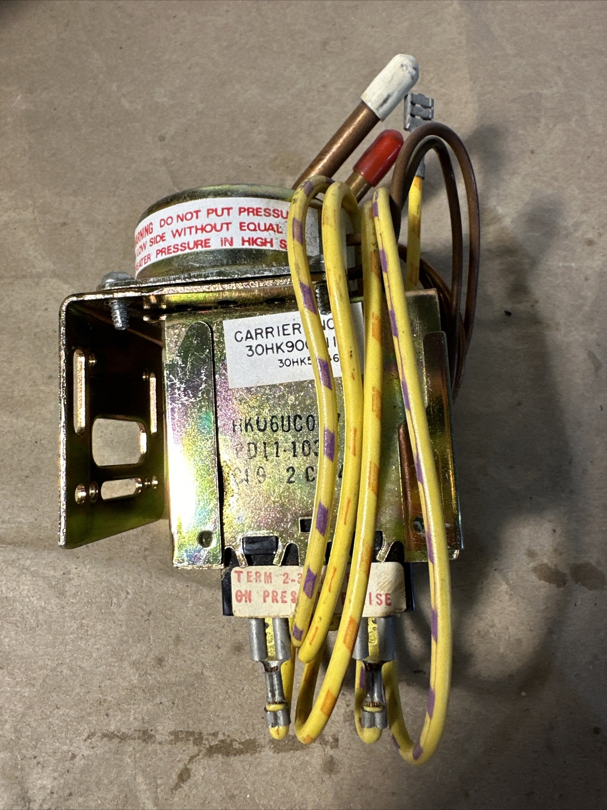 ROBERTSHAW CARRIER OIL SAFETY SWITCH 30HK900011 (30HK501462) NEW OPEN ...