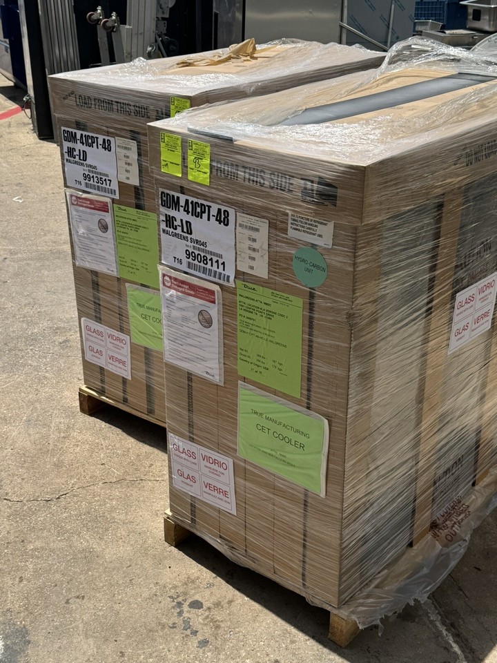 True GDM-41CPT-48-HC-LD Two Section Glass Door Merchandiser PASS ...