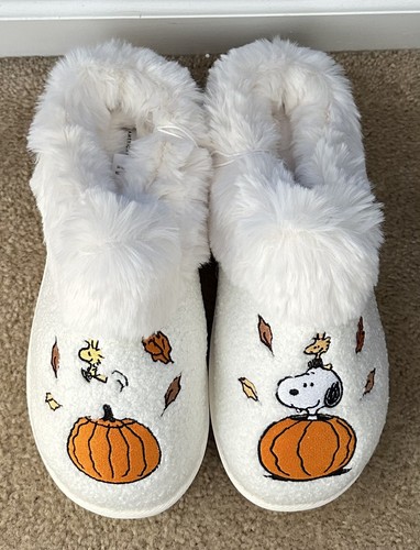 AE Fall Peanuts Snoopy Slippers American Eagle SIZE 11 Slip On | eBay