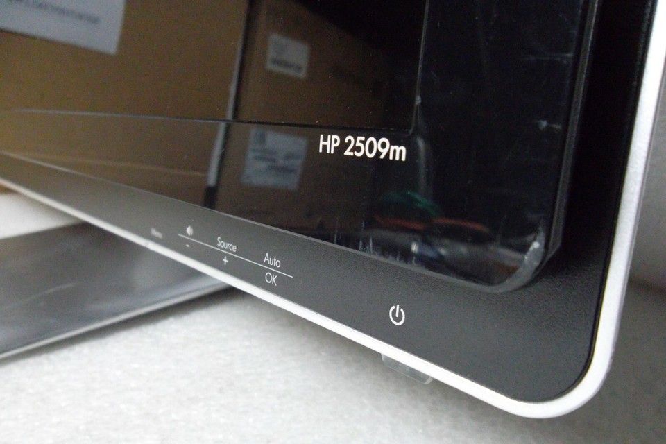 HP 2509m Wide LCD Monitor 25" Widescreen VGA DVI HDMI 1080p HD w ...