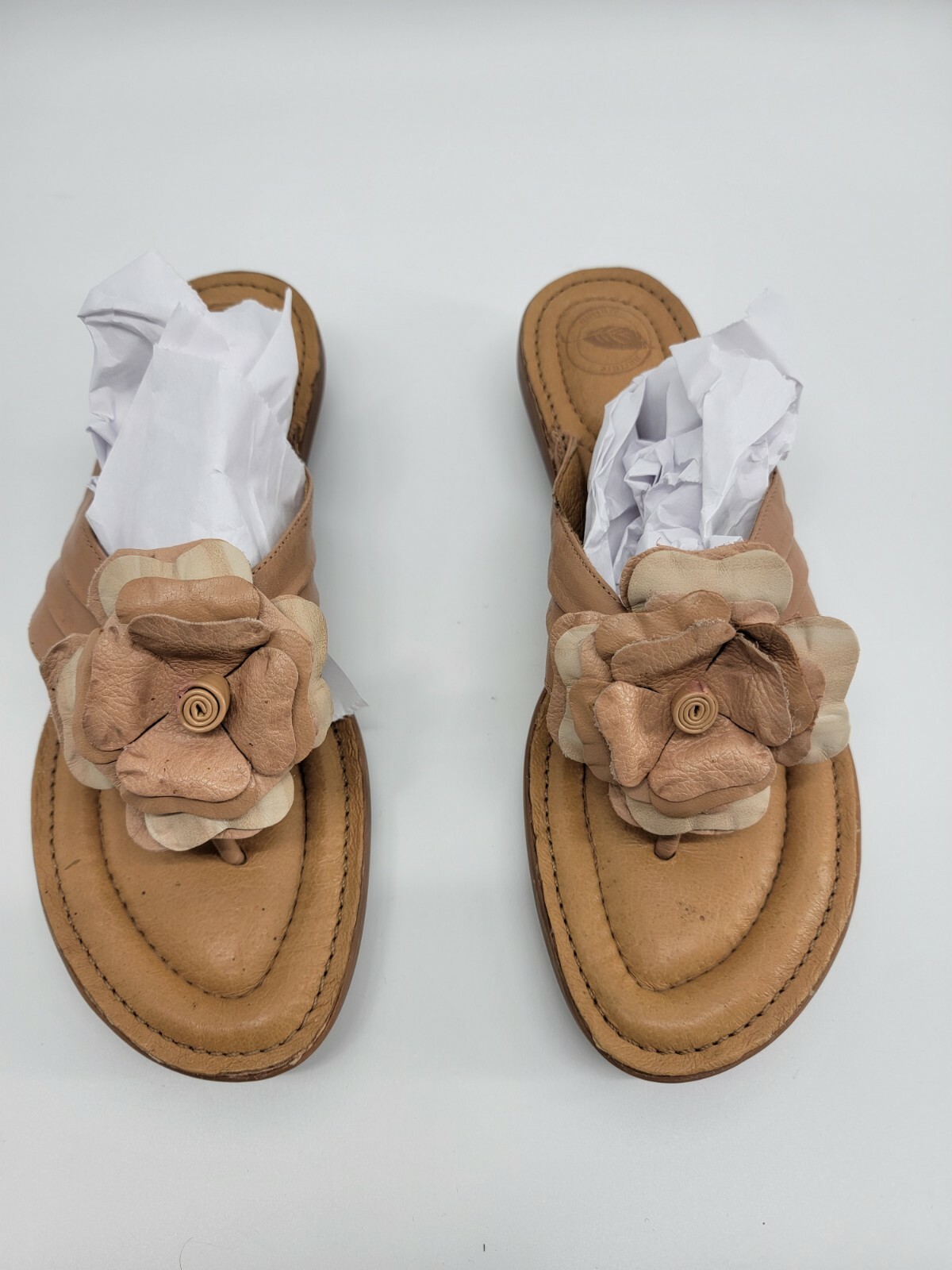Nurture Tan Leather Bloom flower sandals size 9M**** - Gem