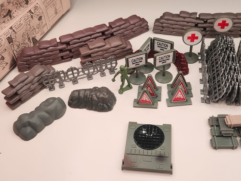 Lot VTG 90s Boley Military Accessories Signs Fences Sandbags Walls ...