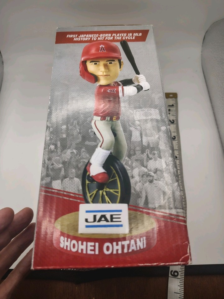 Shohei Ohtani Bobble 2019: Ohtani Hits for the Cycle! Small Dent On Box ...