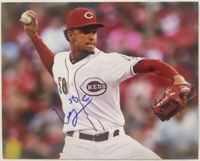 Luis Castillo Signed Autographed Glossy 8x10 Photo Cincinnati Reds | eBay