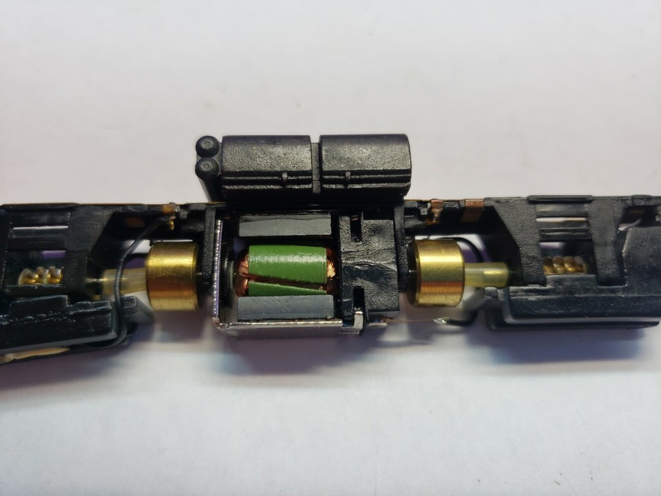 N SCALE MOTOR BRASS FLYWHEEL GEARS WEIGHTS CHASSIS WIRED Life-like SD7 ...
