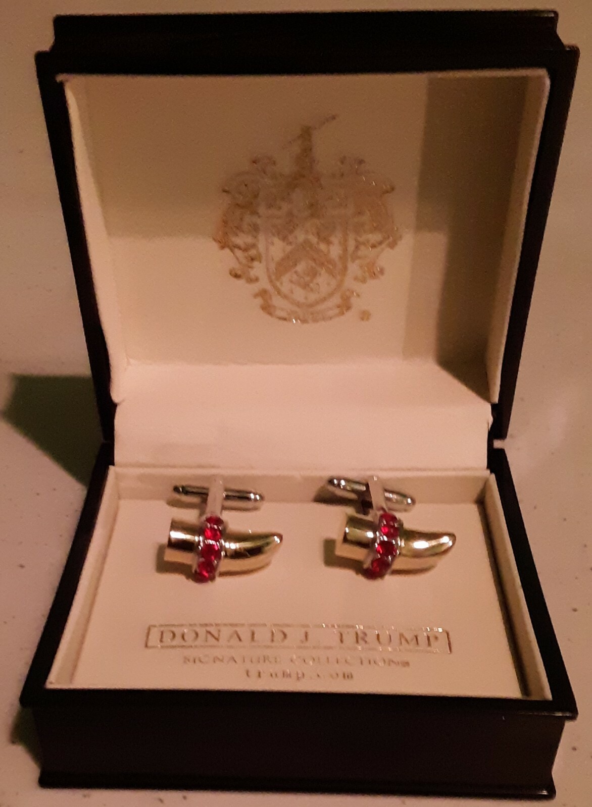 DONALD J. TRUMP GOLD TONE HORN CUFFLINKS SIGNATURE COLLECTION | eBay