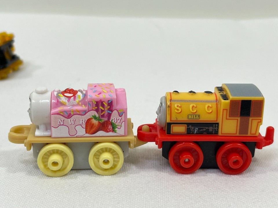 Lot/Set of 8 - Thomas & Friends Minis Mini Miniature Train Toys | eBay