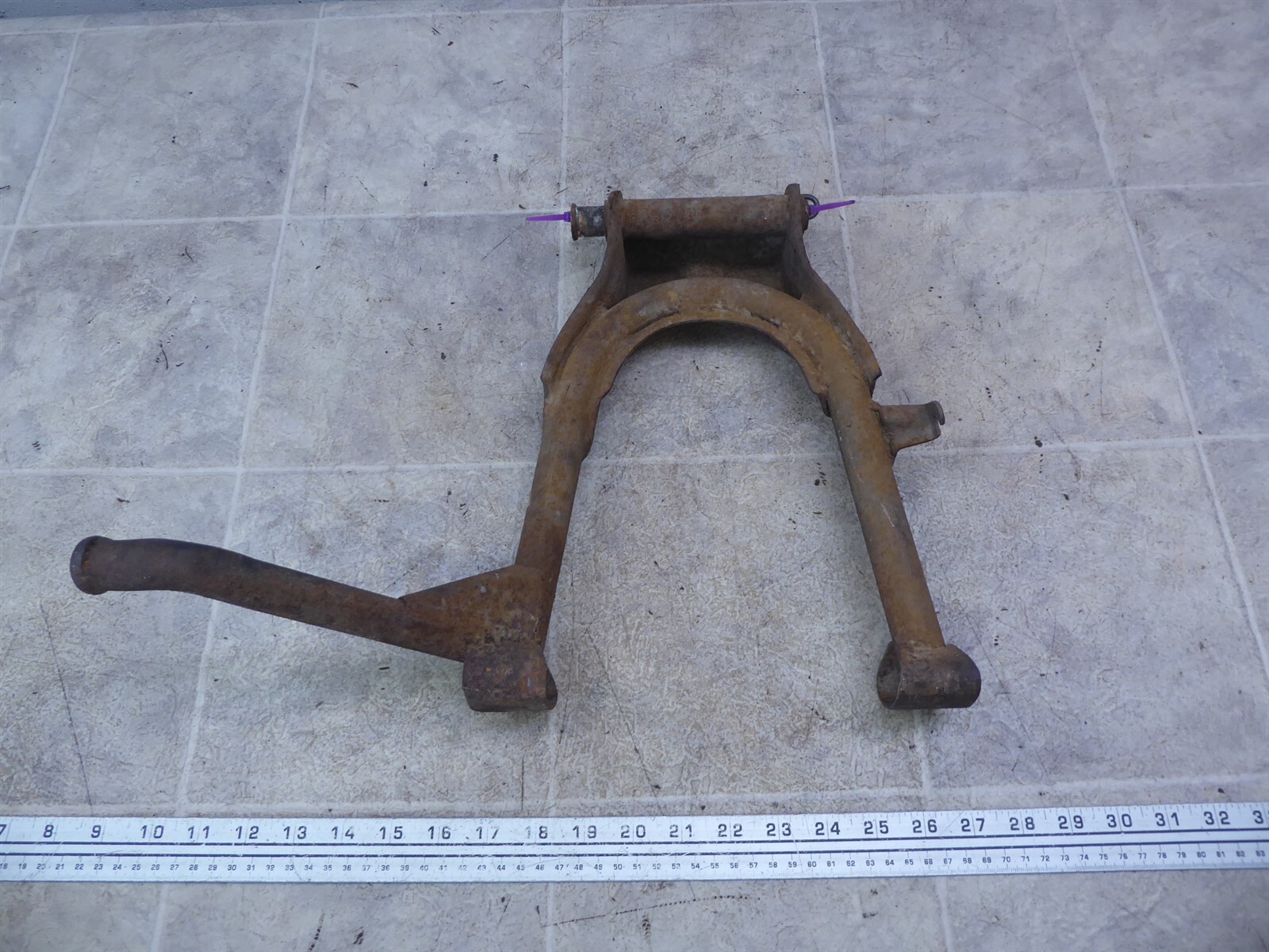 1979 Honda CX500 Deluxe H479-2) main frame center stand with spring | eBay