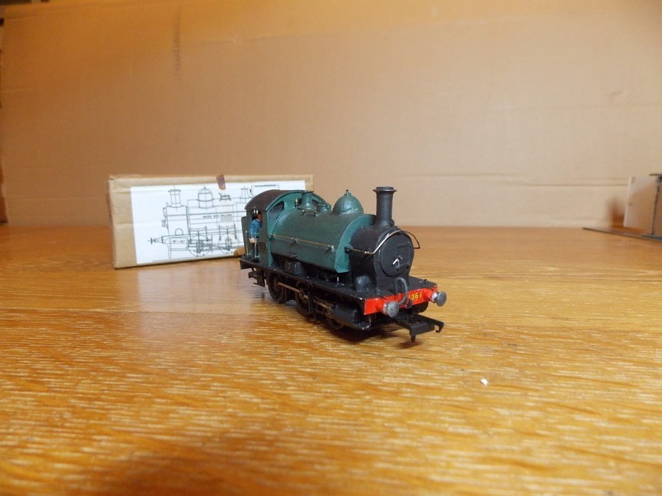 KIT BUILT GWR 1361 CLASS 0-6-0ST LOCO No 1361 in GWR Green Livery. OO ...