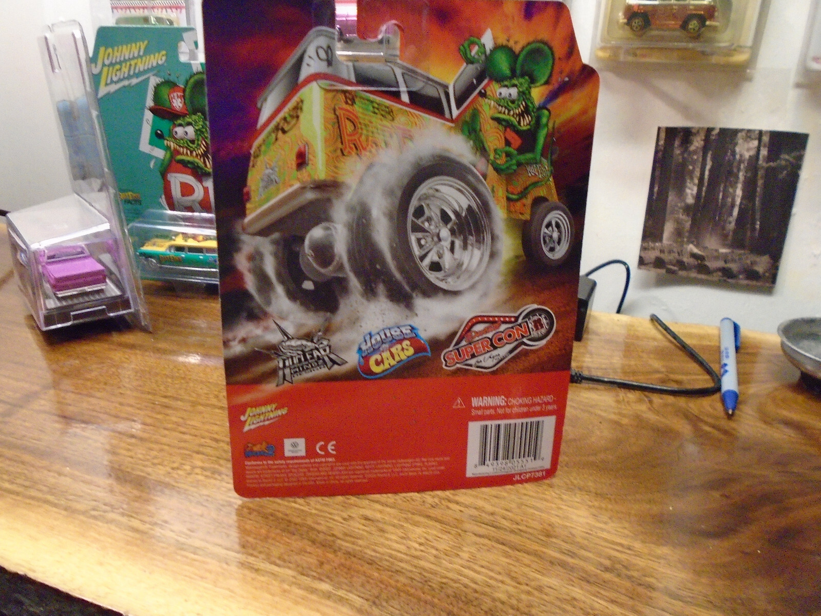 NEW - Johnny Lighting - ZINGERS - 1965 Volkswagen SAMBA Bus - RAT FINK ...