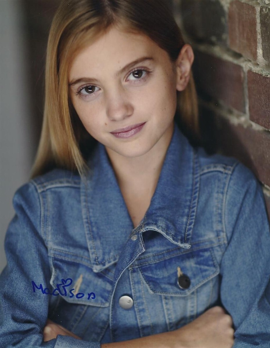 April Murdoch's Instagram, Twitter & Facebook on IDCrawl