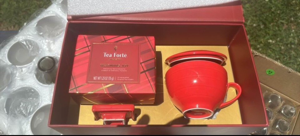 Tea Forte Warming Joy Gift Set with Tea Cup Lid Tray and 10 Pyramid ...