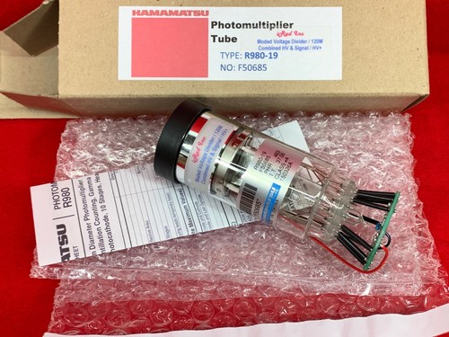 HAMAMATSU R980 PMT w/120 MegOhm Voltage Divider Photomultiplier Tube 1 ...