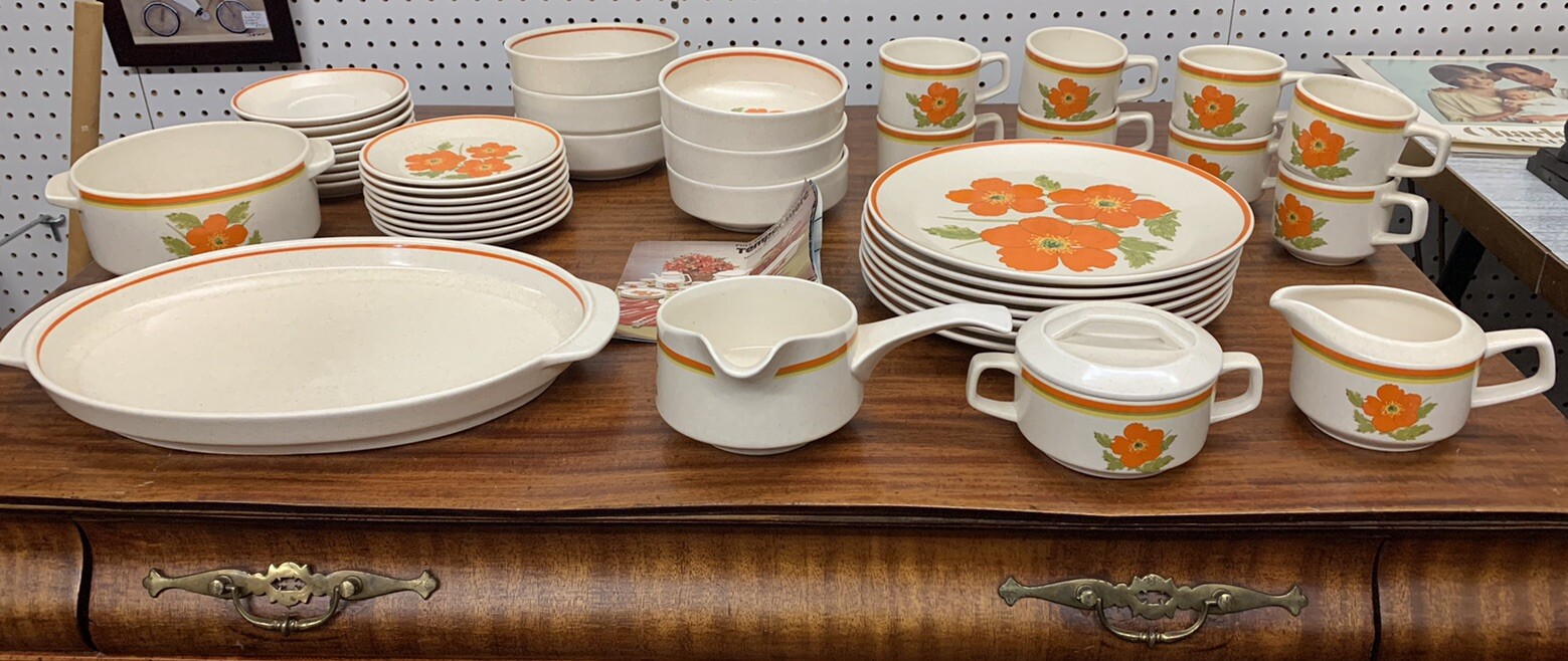42 PIECE LENOX TEMPERWARE FIRE FLOWER DINNERWARE With Original Brochure ...