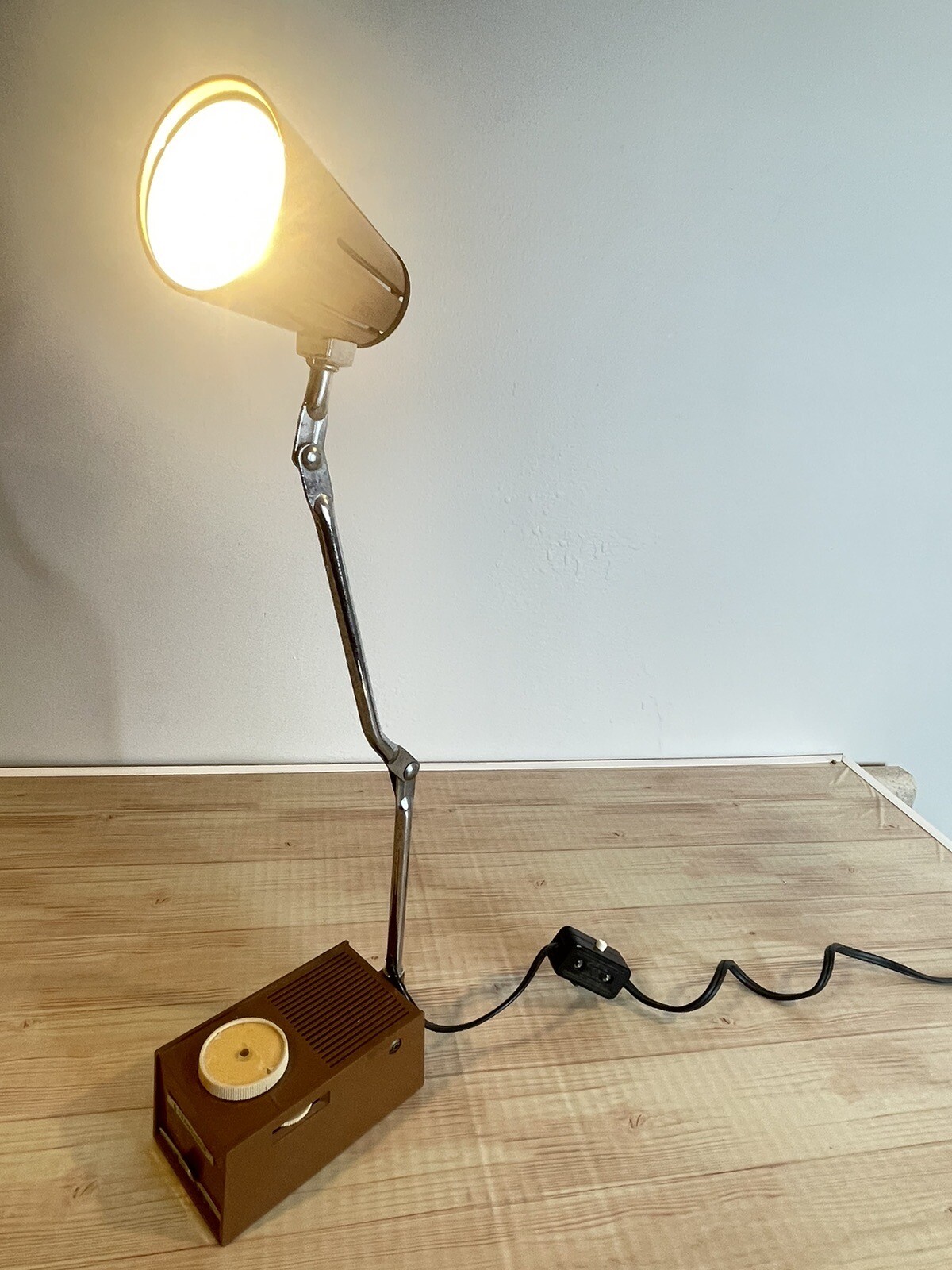 MCM-6 Transistor Radio Bendable Desk Lamp Light TRHIL 300 ~ Rare | eBay