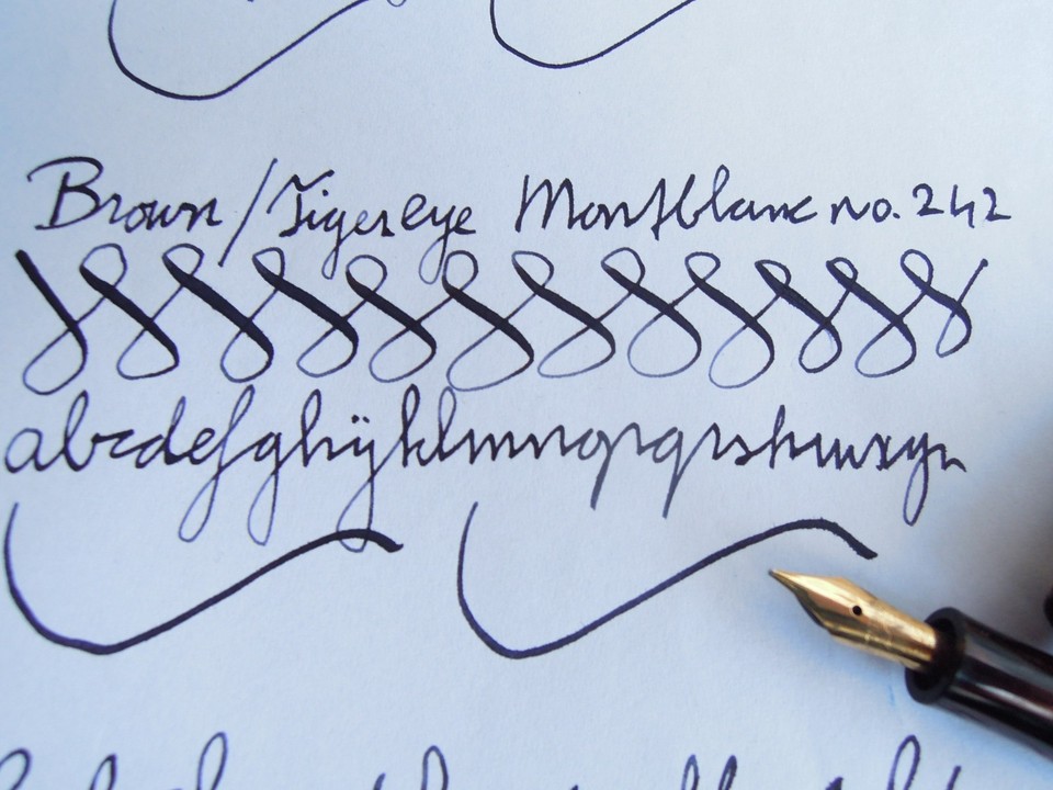 BEAUTIFUL VINTAGE DARK BROWN/ TIGER EYE MONTBLANC 242 FOUNTAIN PEN ...