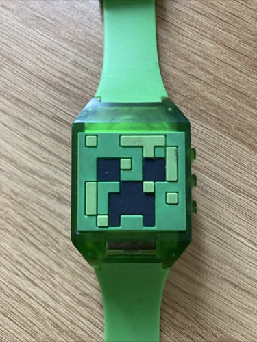 Minecraft Kid's Green Silicone Strap Plastic Case Kinetic Digital Watch ...