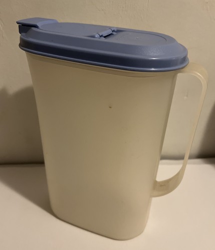 Tupperware Pitcher 2 Quart Refrigerator Slim Line Vintage Country Blue ...