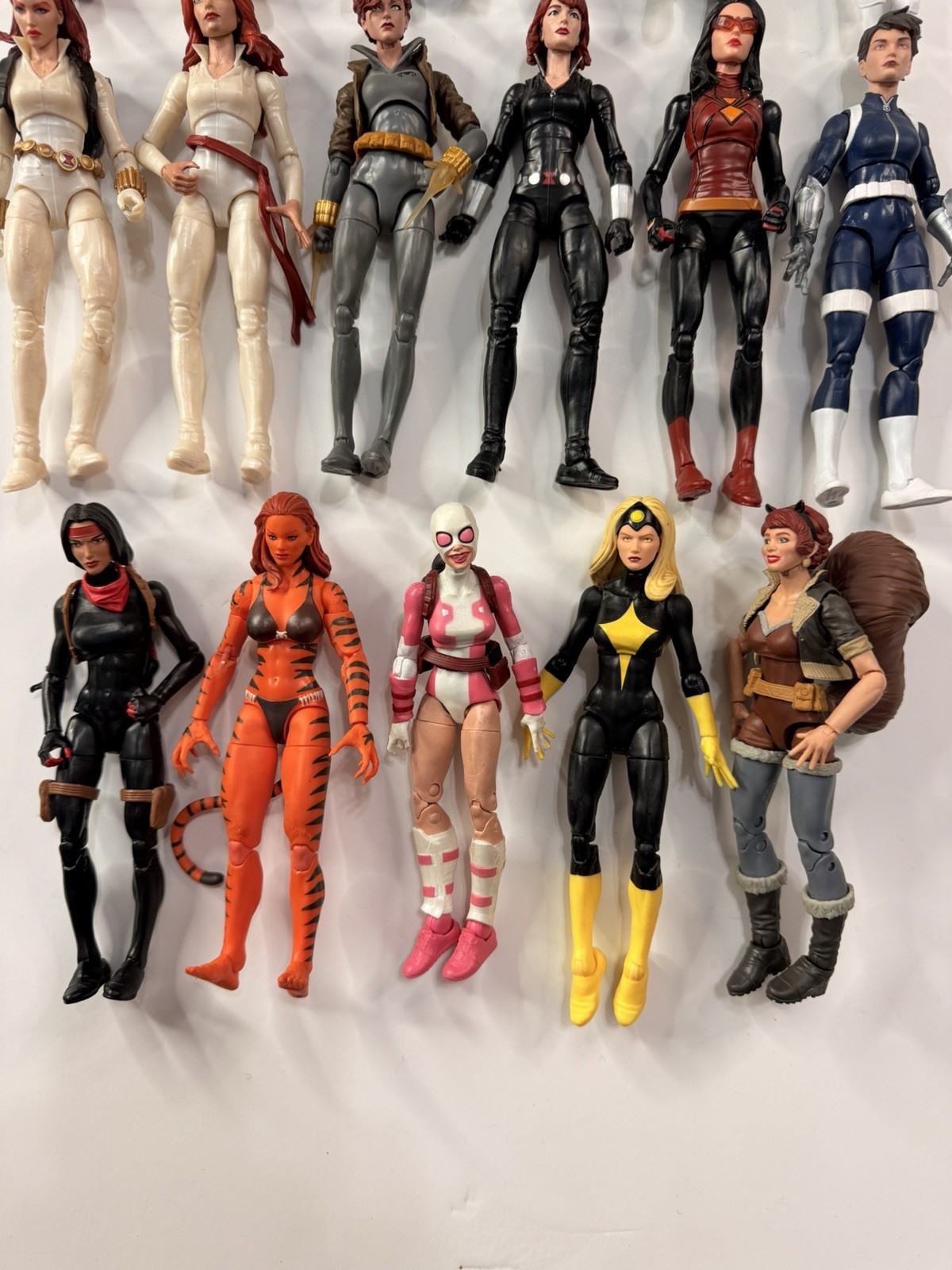 Marvel Legends Superheroes Action Figures Lot Gwenpool Squirrel Girl 17 ...